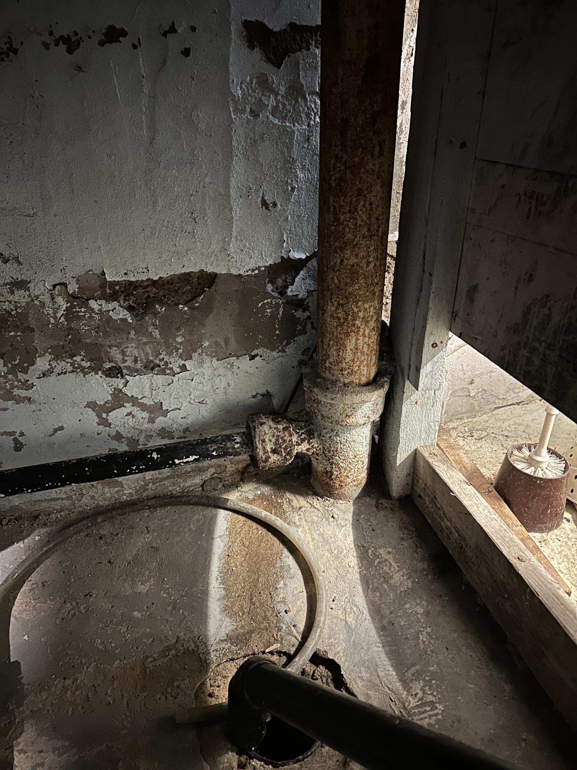 When to Replace Your Old Cast Iron Septic Pipe: Signs and Tips - Owens ...